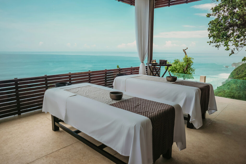 奢享高空水療體驗｜Cliff Edge Spa Cabana - DECO TV 室內設計平台